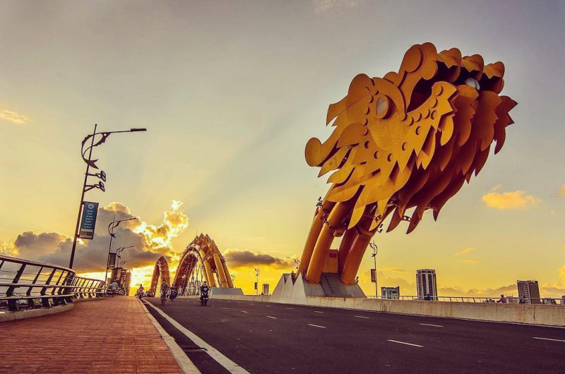 Rong bridge can “breath fire and water” in Da Nang